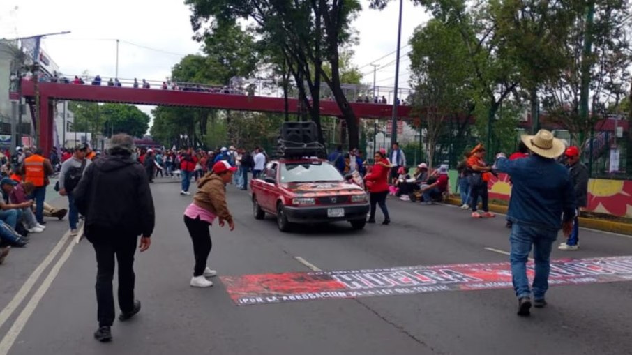 Protesto se intensifica no México e avança sobre estádio da Copa