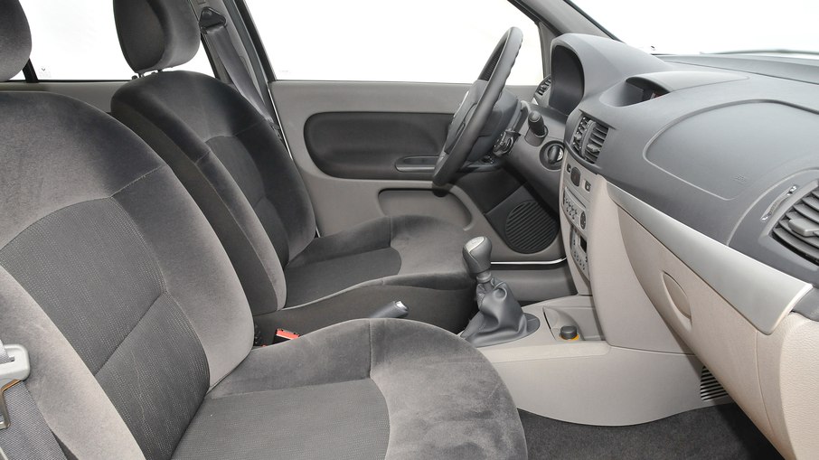 Renault Symbol: todas as gerações do sedã que tentou ser premium