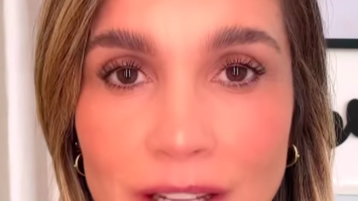 Flavia Alessandra sofre etarismo e rebate. Entenda a condição