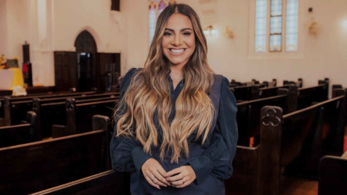 Gabriela Rocha lança o single inédito “Toda Terra”