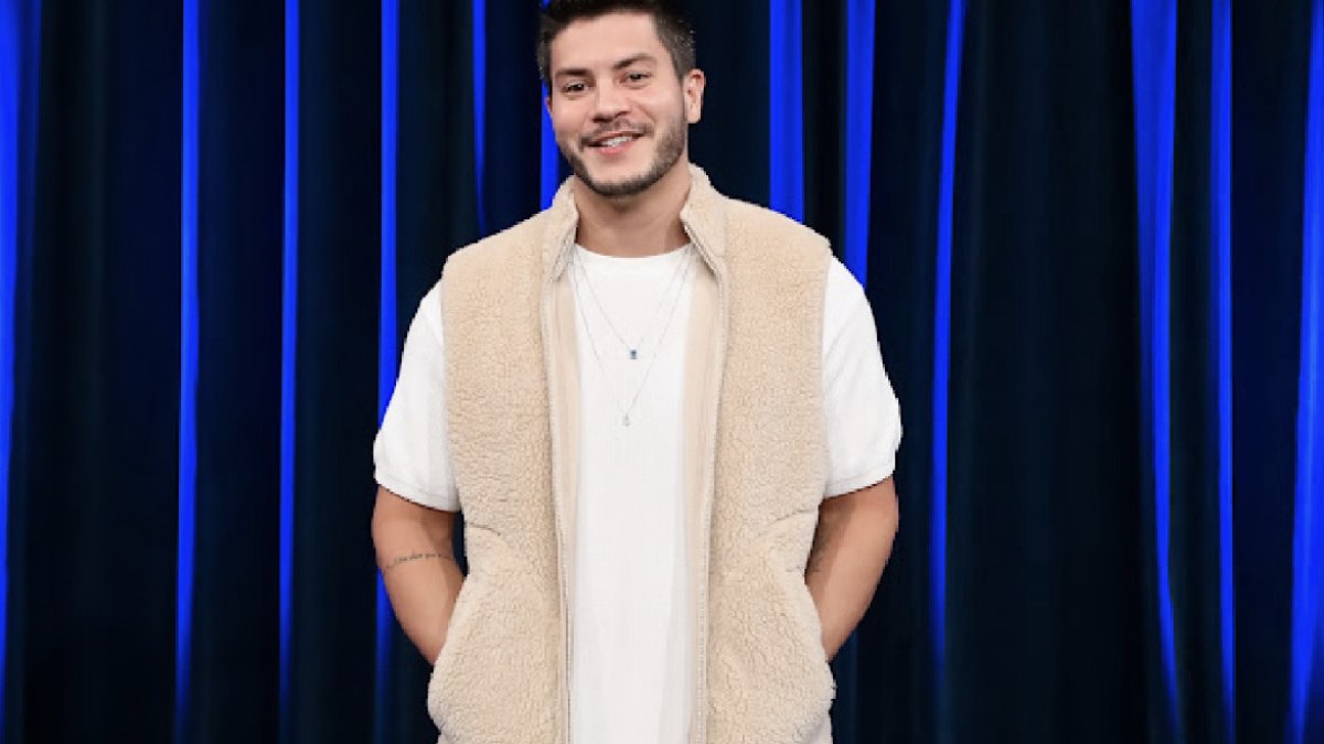 Fora da casinha: Arthur Aguiar vai ao SBT ao lado de amigo de Nigro