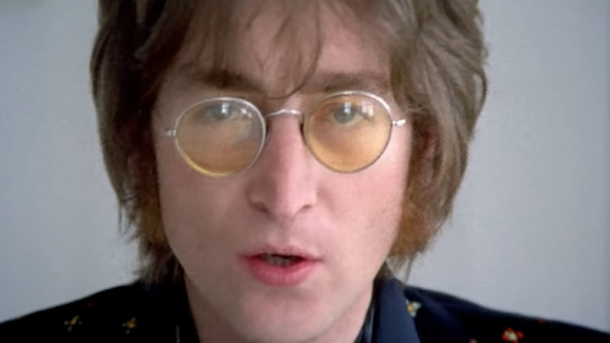 Genialidade, rebeldia e música: John Lennon faria 84 anos