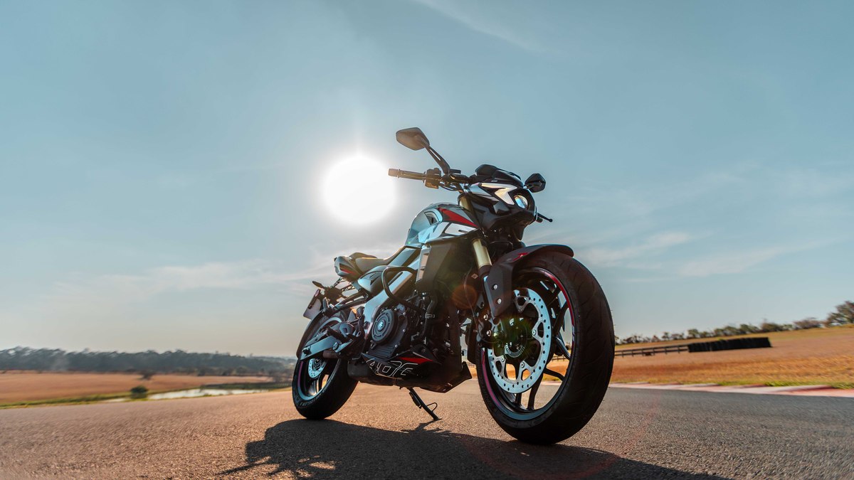Nova Bajaj Dominar NS400Z chega por R$ 26.900
