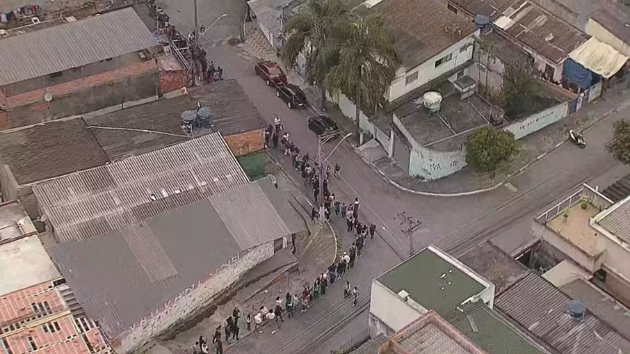 Feirão de emprego com 500 vagas gera enorme fila em São Paulo