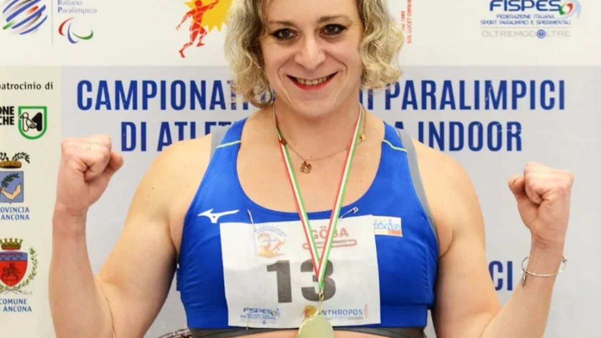 Atleta trans italiana bate recorde pela 8ª vez e é alvo de transfobia