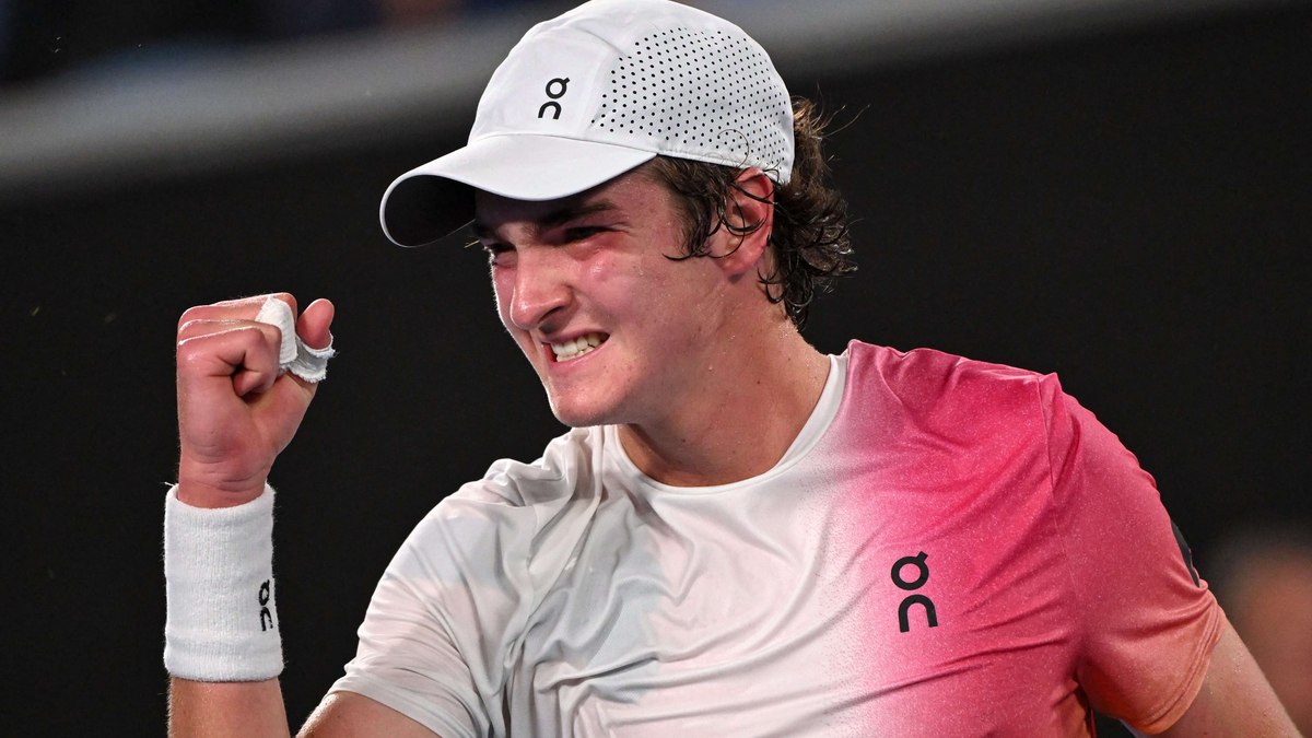 Avassalador! João Fonseca bate Rublev em estreia no Australian Open