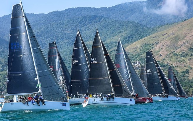 Empresário escolhe barco rápido para se conectar com o mar