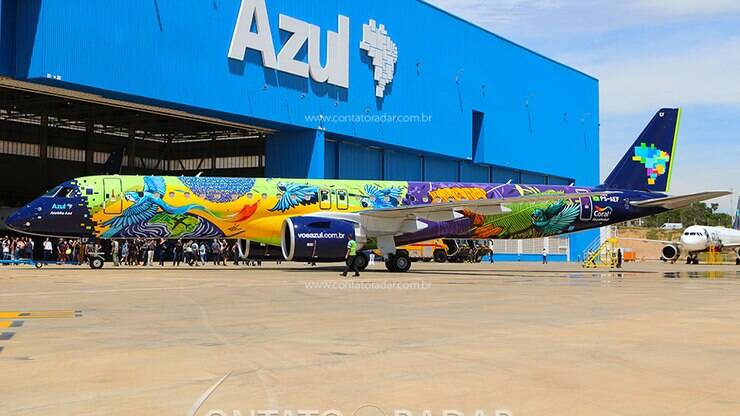 Ararinha Azul: o avião mais colorido que estará nos céus do Brasil ...