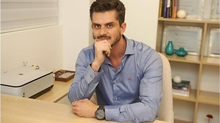 Marcos Harter se envolve em discussão com ex-paciente na web - BBB ...