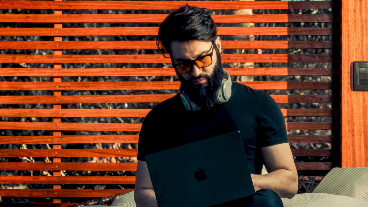 Alan Nicolas e os shows com hologramas: como a IA está inovando